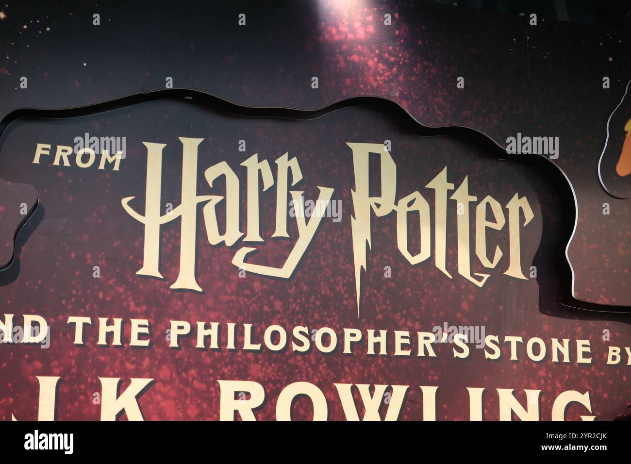 Harry potter logo hi-res stock photography and images - Alamy
