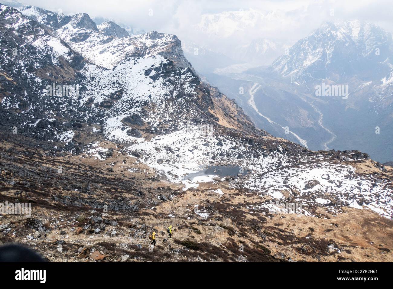 View of the route up to Kangchenjunga (Kanchenjunga) South Base Camp ...