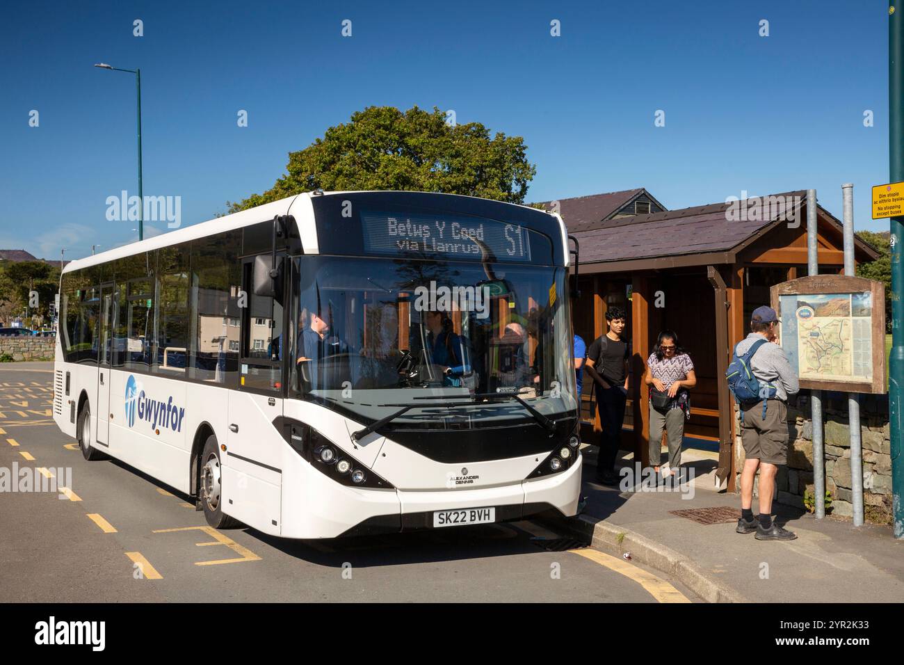 UK, Wales, Gwynedd, Snowdonia, Llanberis, S1 Sherpa’r Wyddfa bus to ...