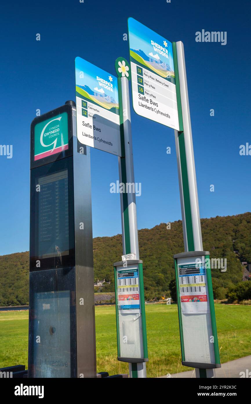 UK, Wales, Gwynedd, Snowdonia, Llanberis, Sherpa’r Wyddfa bus stop ...