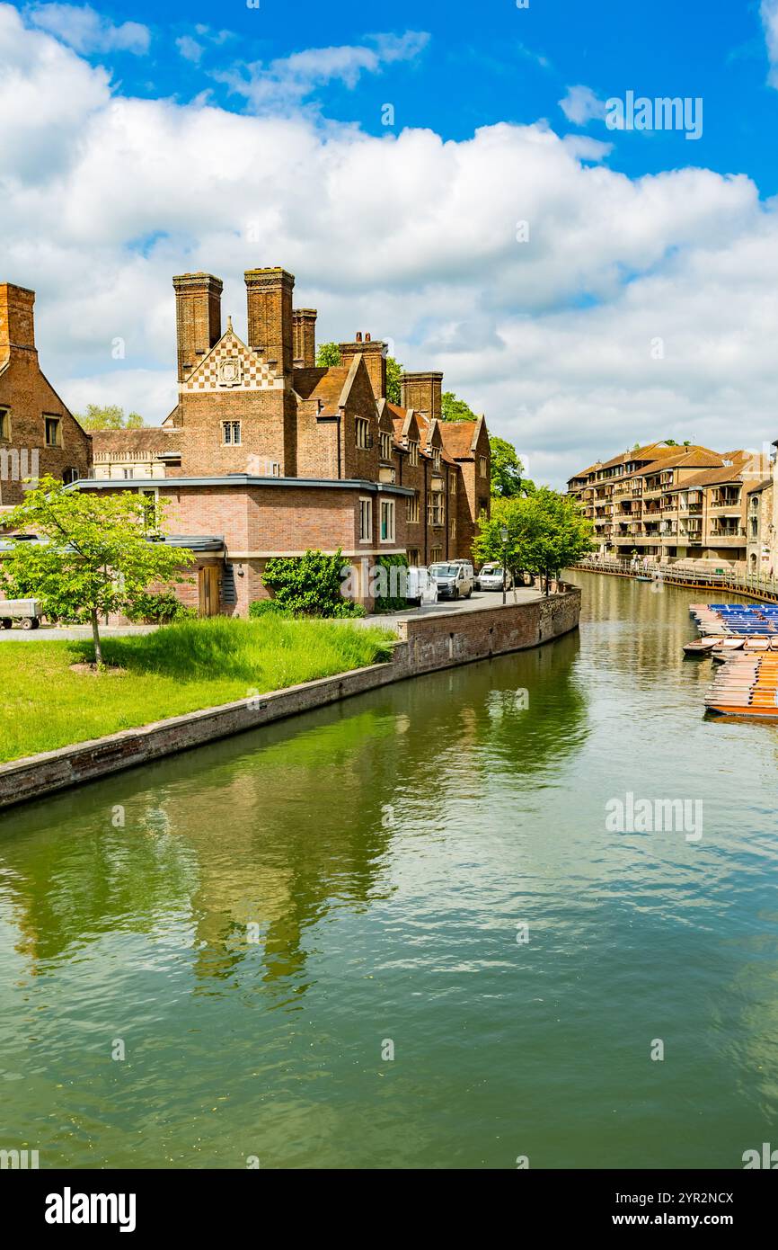 Sailing water canal, moody cloudy sky, Cambridge, England, United ...