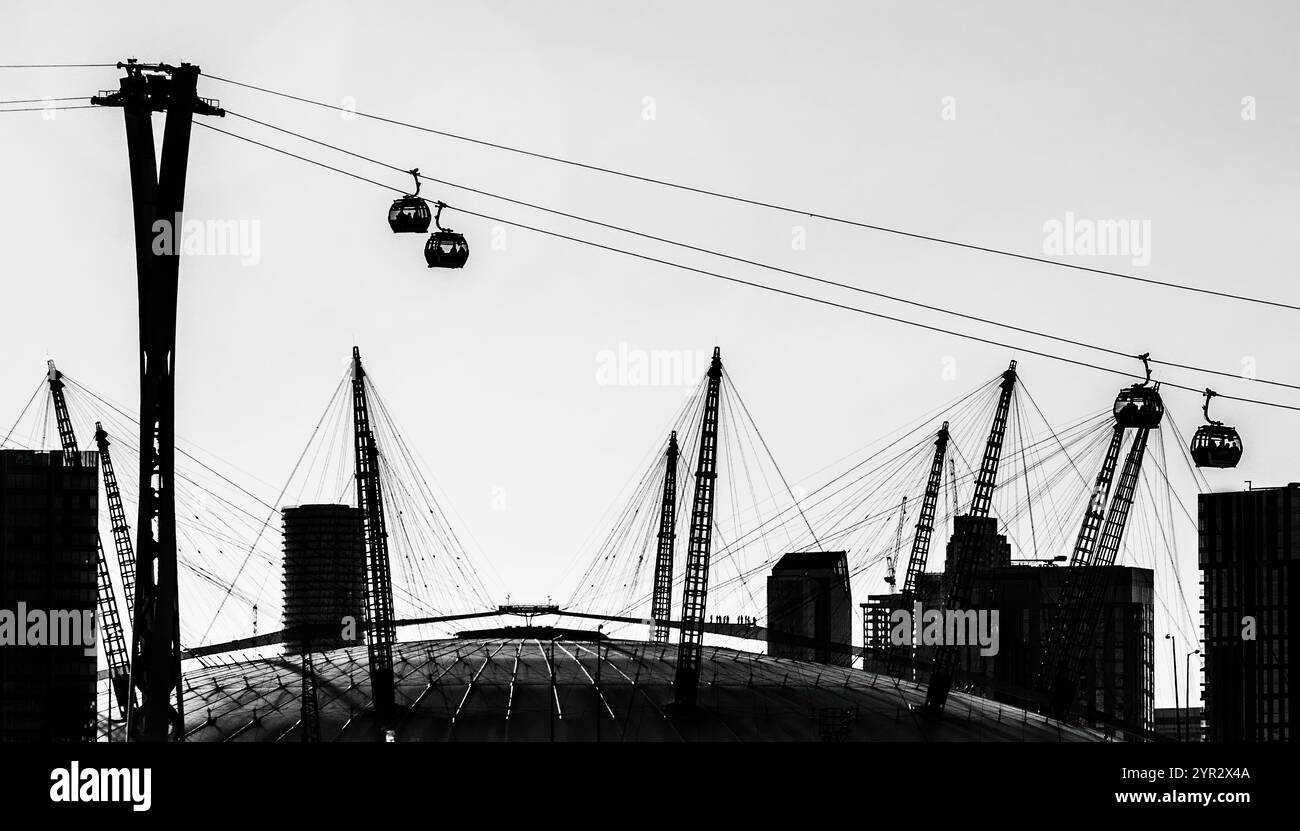 Silhouettes stark hi-res stock photography and images - Alamy