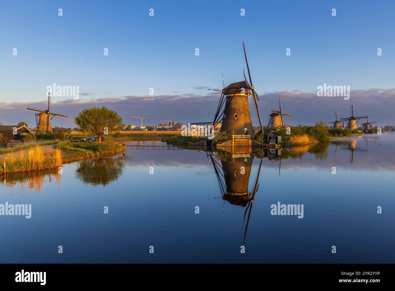 Traditional Dutch windmills in Kinderdijk - Unesco site, The ...