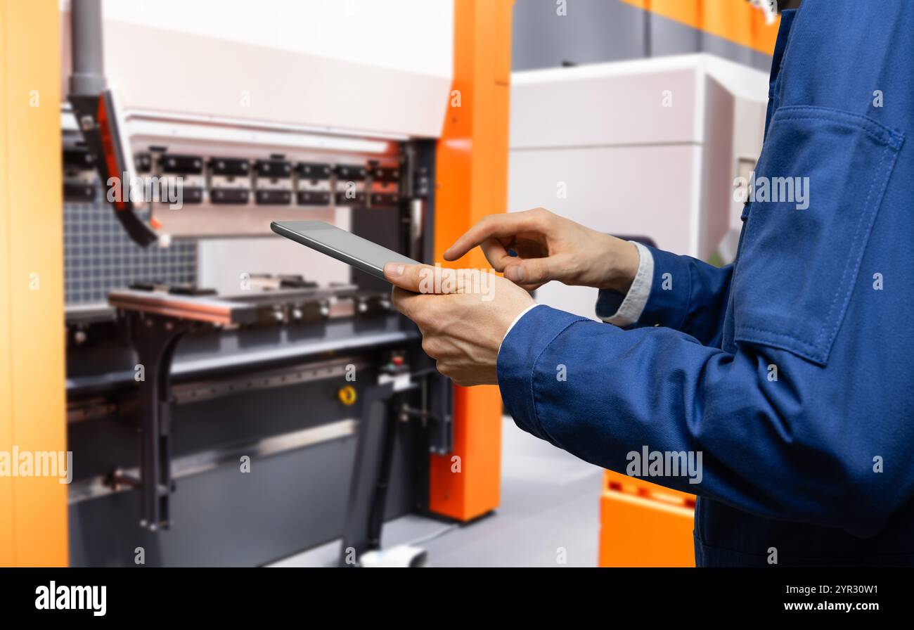 Cnc robots hi-res stock photography and images - Alamy