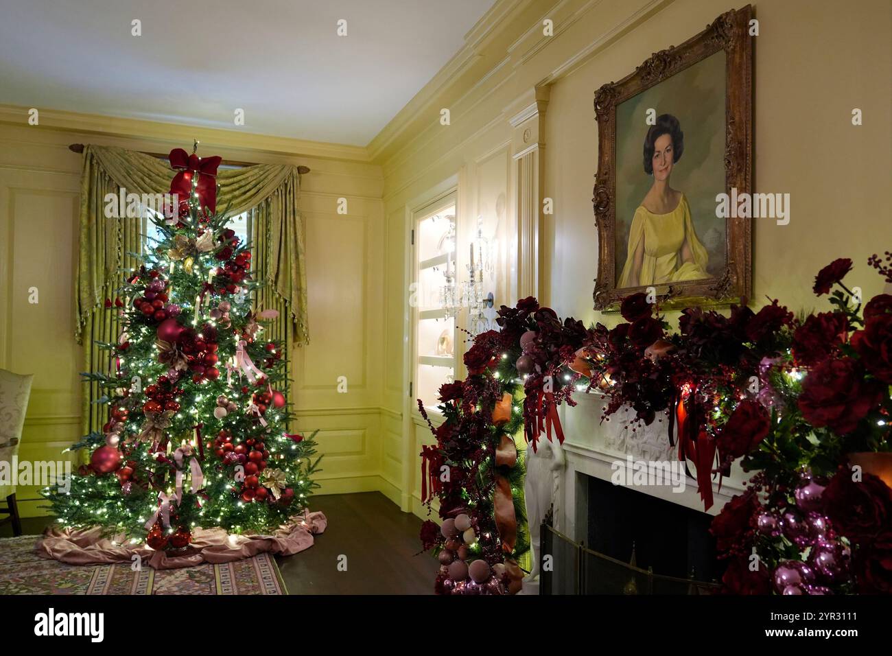 The Vermeil Room of the White House in Washington, is decorated for the ...