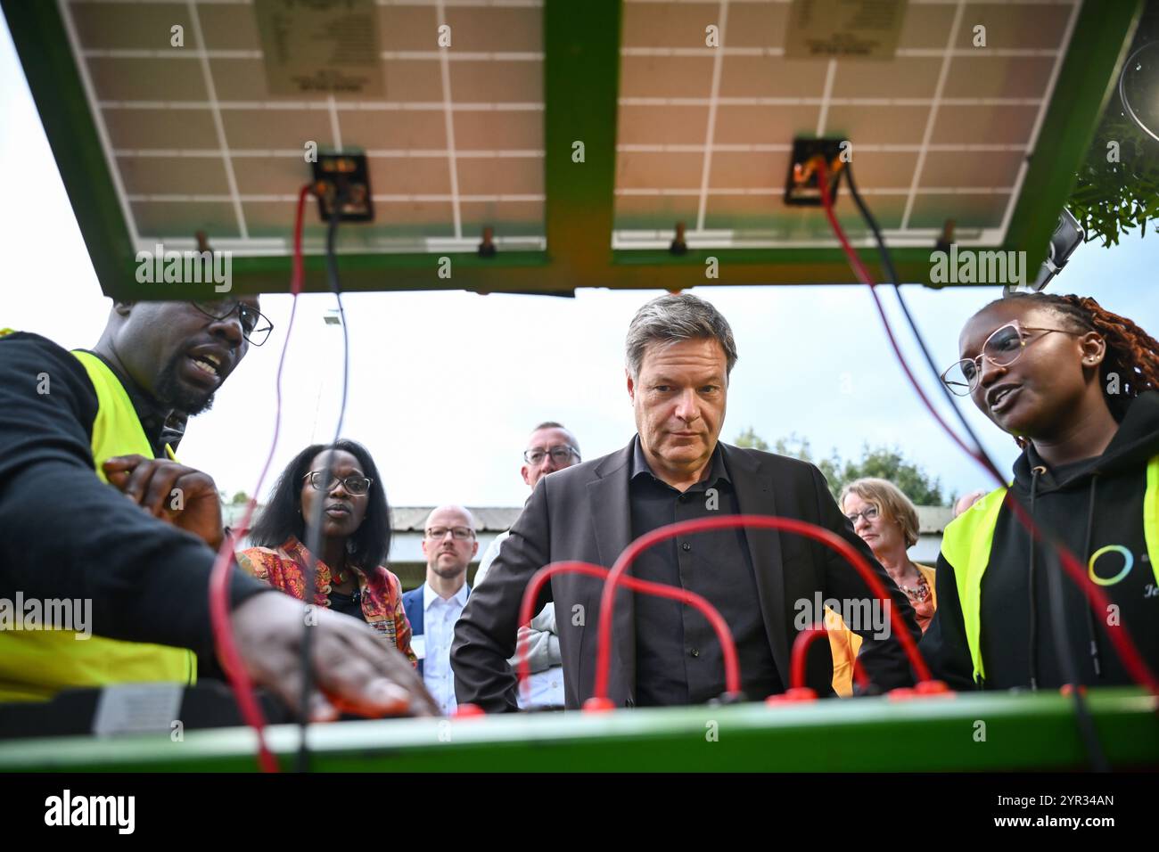 Kikuyu, Kenya. 02nd Dec, 2024. Robert Habeck (Alliance 90/The Greens ...