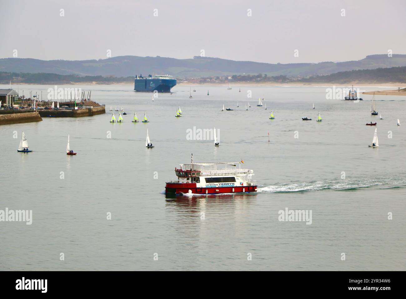 Regina ferries passenger ferry with the car transporter ship Auto ...