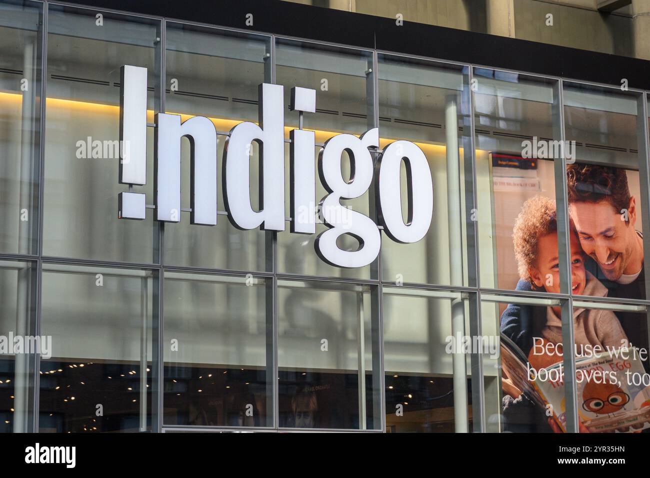 Chapters indigo book store hi-res stock photography and images - Alamy