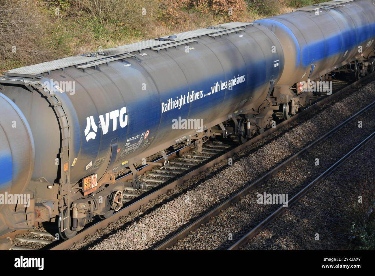 102 Tonne Bogie Tank Wagon VTG Rail UK in consist of Kingsbury Oil ...