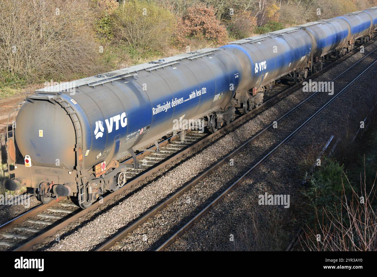 102 Tonne Bogie Tank Wagon VTG Rail UK in consist of Kingsbury Oil ...