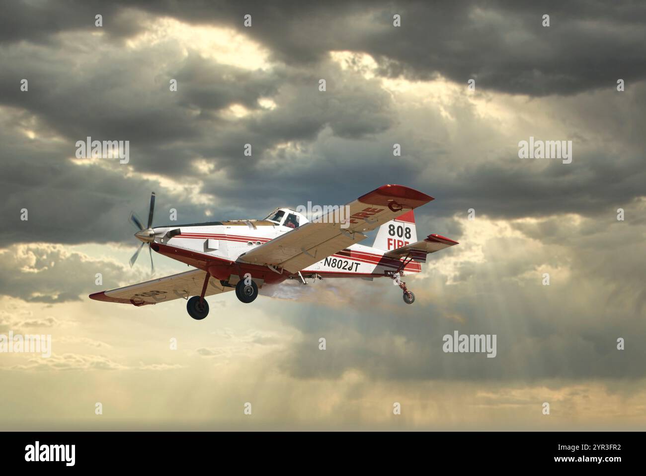 Air Tractor AT-802 being used for Fire bombing with water plane at ...
