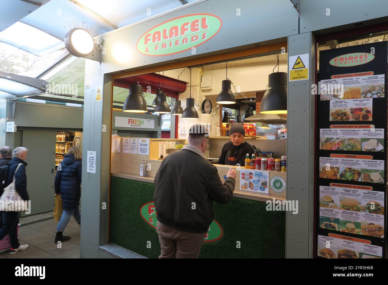 Food stall pictures hi-res stock photography and images - Alamy