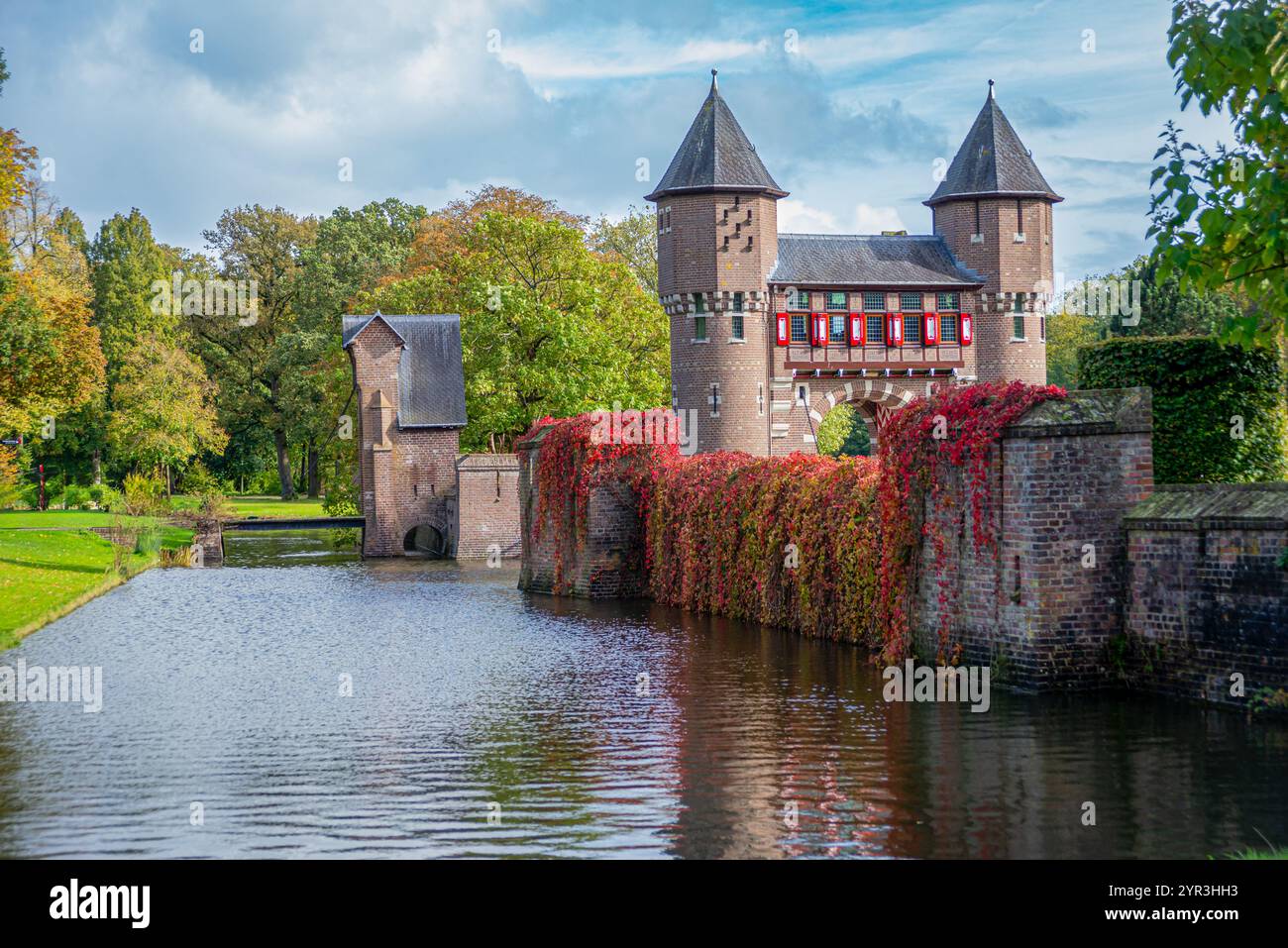 Kasteel de Haar, a stunning medieval castle in the Netherlands ...