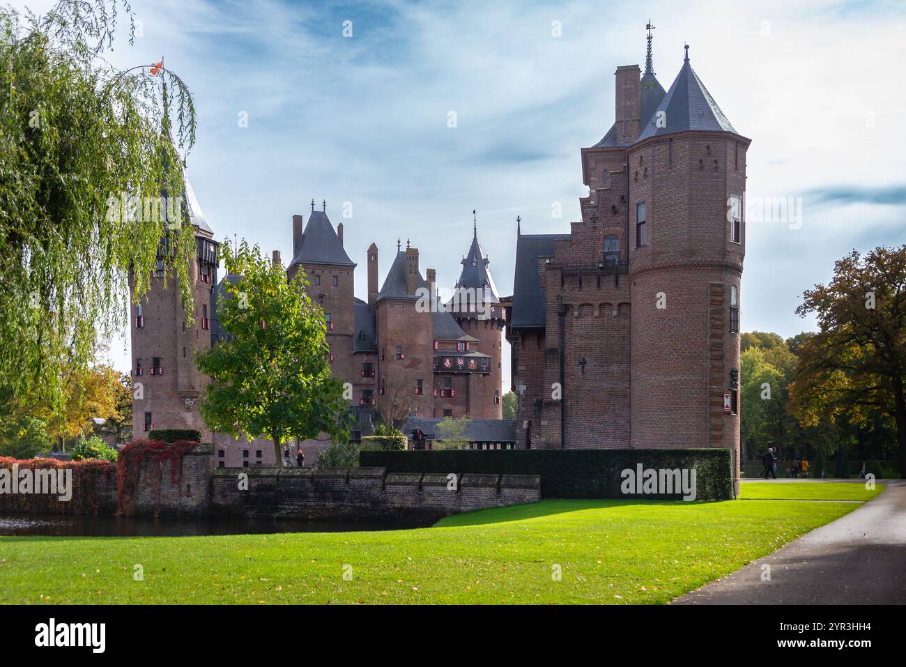 Kasteel de Haar, a stunning medieval castle in the Netherlands ...