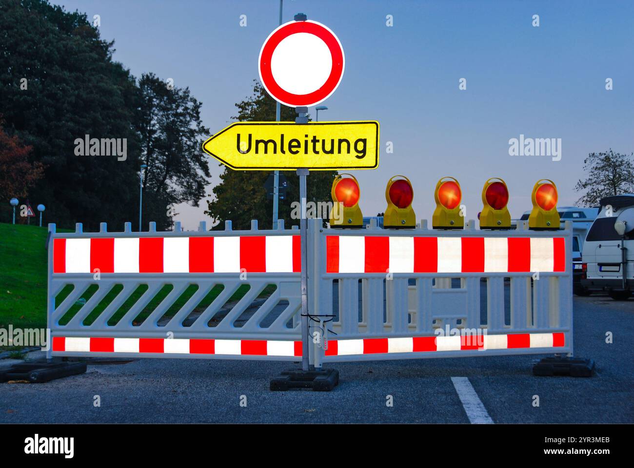 Roadworks barriers traffic sign hi-res stock photography and images - Alamy