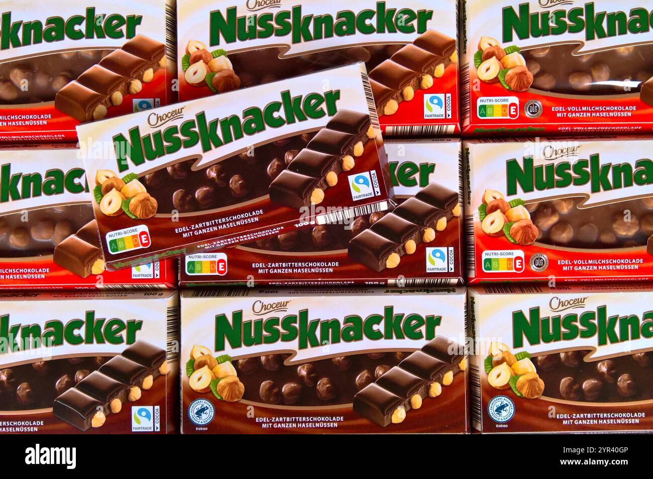Choceur Nussknacker, Nuss-Schokolade mit ganzen Haselnüssen im ...