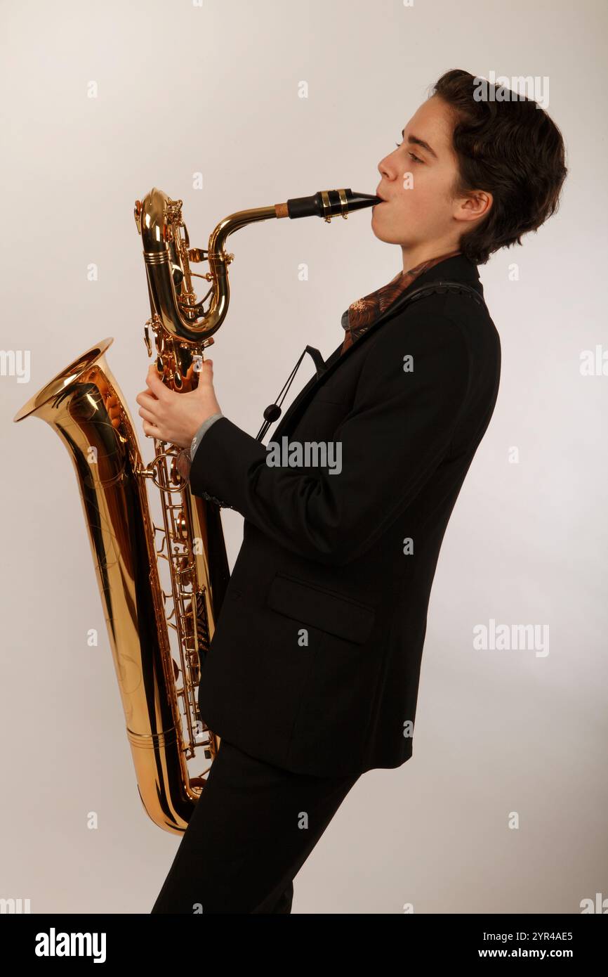 Baritone saxophone player hi-res stock photography and images - Alamy