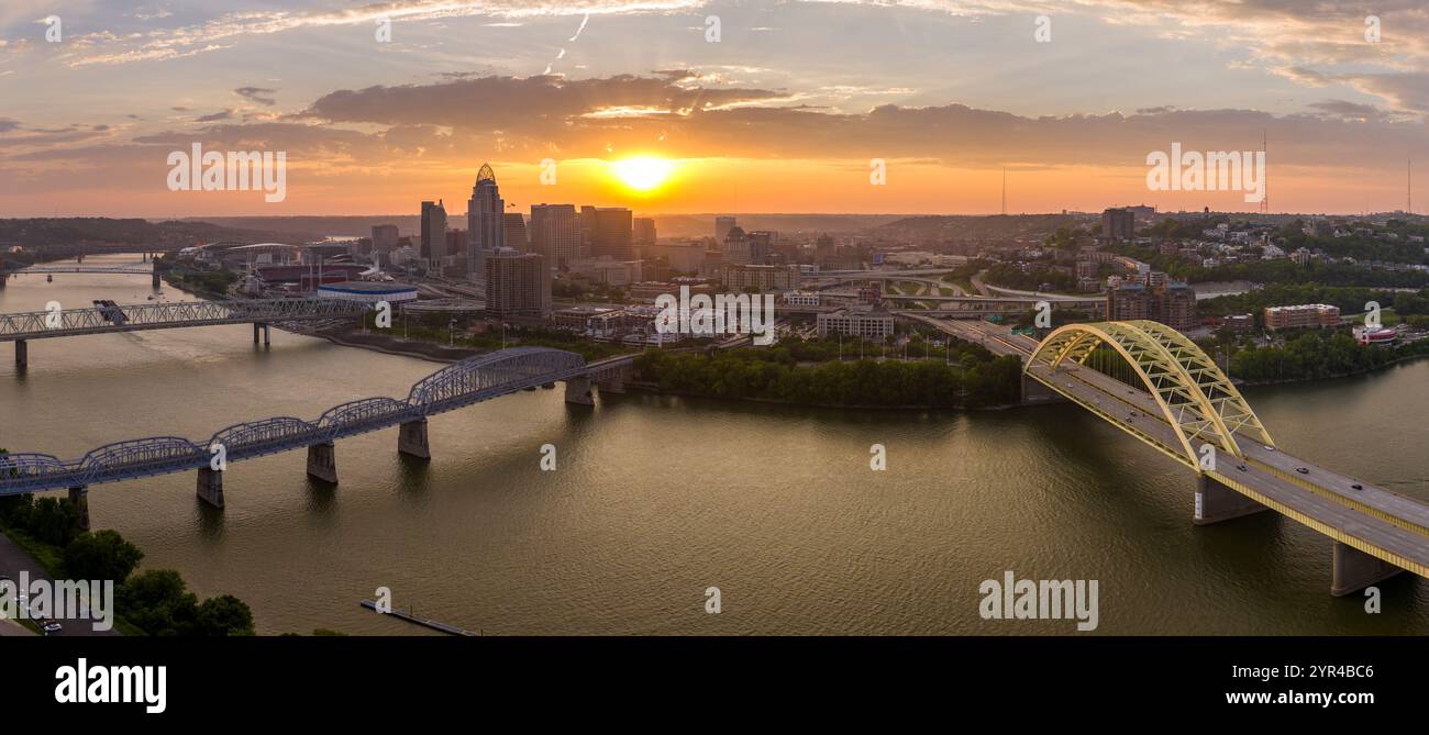 Cincinnati, Ohio with driving cars on Daniel Carter Beard Bridge ...