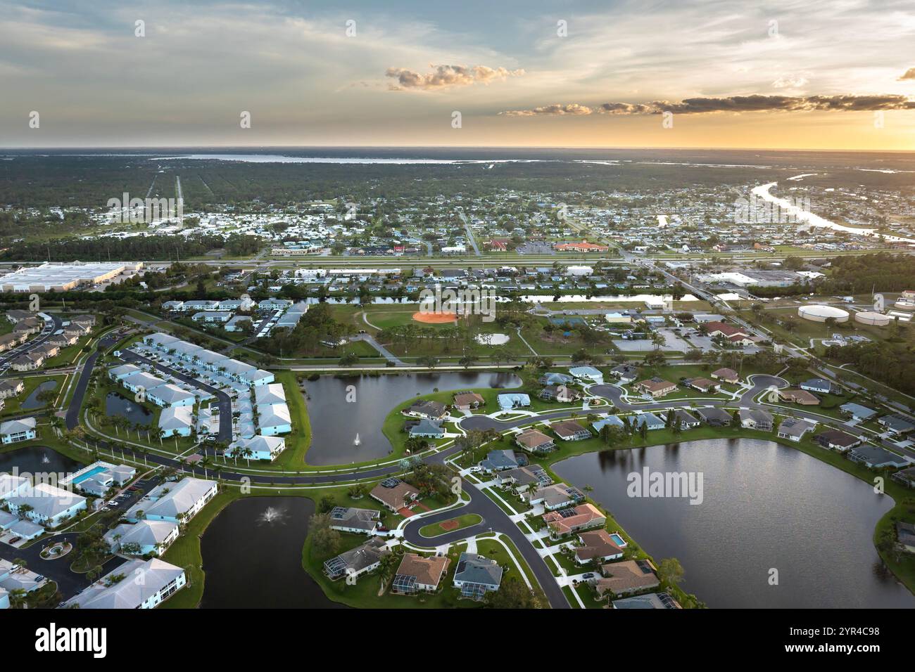 Real estate gated society hi-res stock photography and images - Alamy