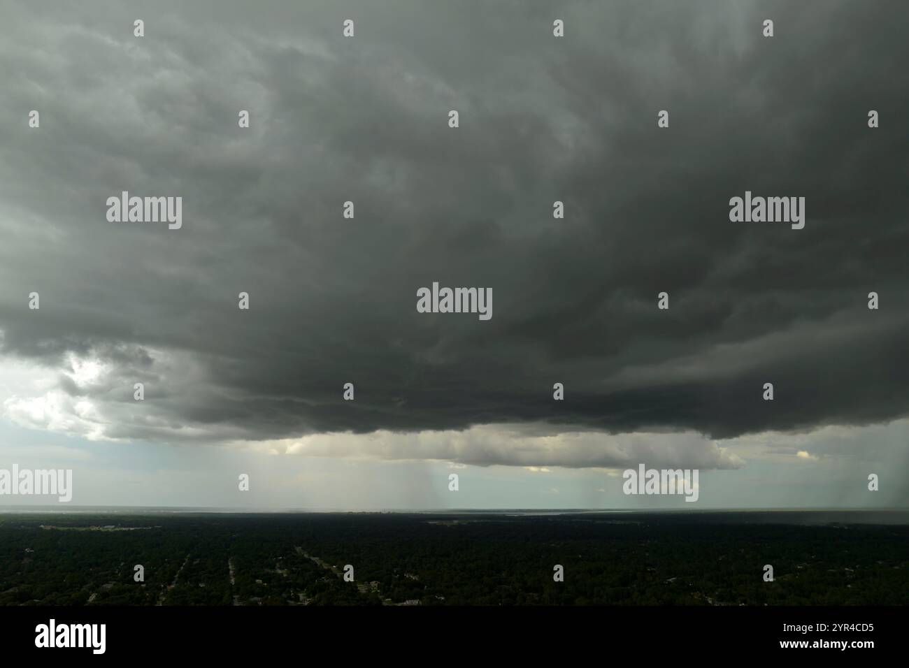 Heavy rainfall during summer thunderstorm in Florida Stock Photo - Alamy