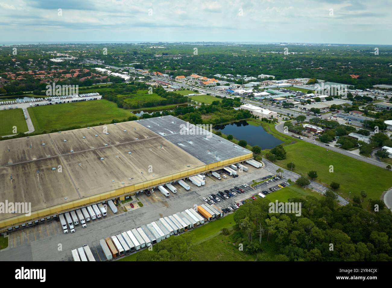 Large commercial distribution storehouse hi-res stock photography and ...