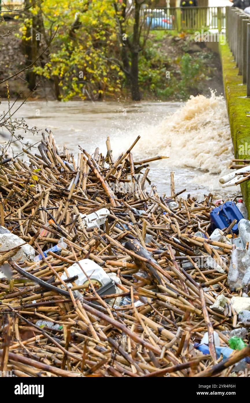River flood debris bridge hi-res stock photography and images - Alamy
