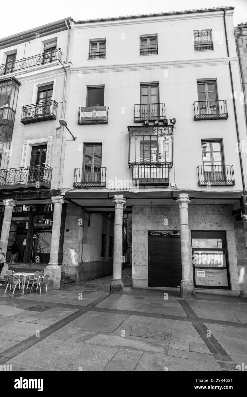 Historical downtown salamanca Black and White Stock Photos & Images - Alamy