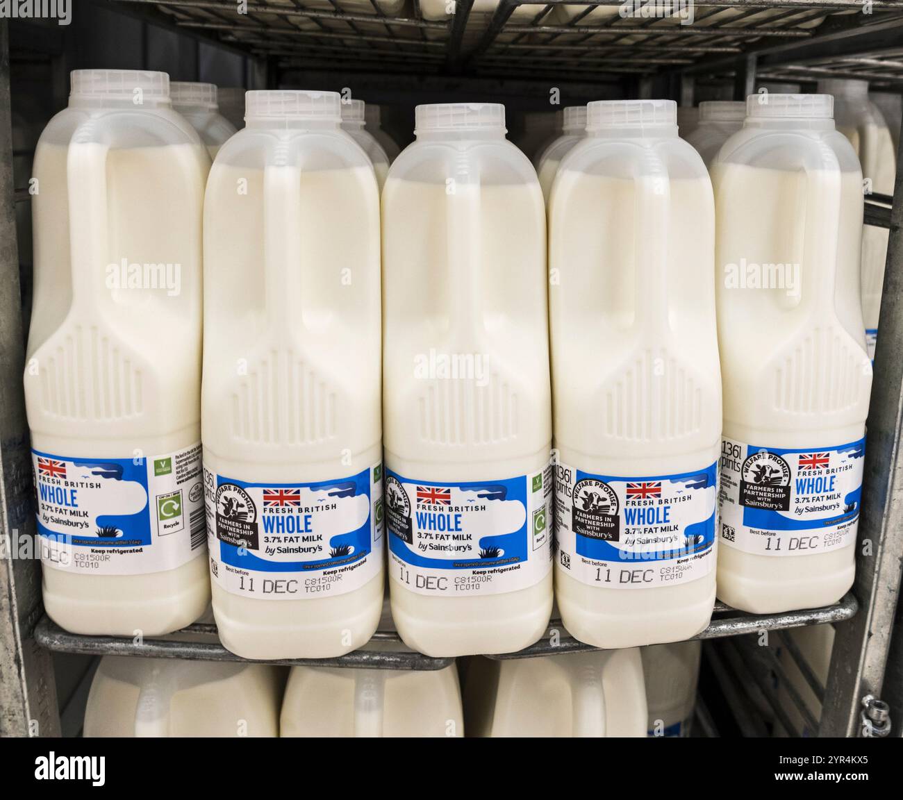 Arla milk supermarket uk hi-res stock photography and images - Alamy