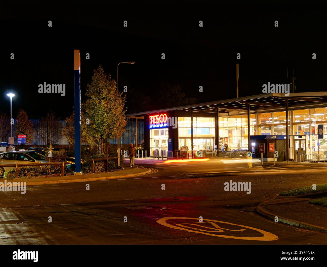 Tesco night time hi-res stock photography and images - Alamy