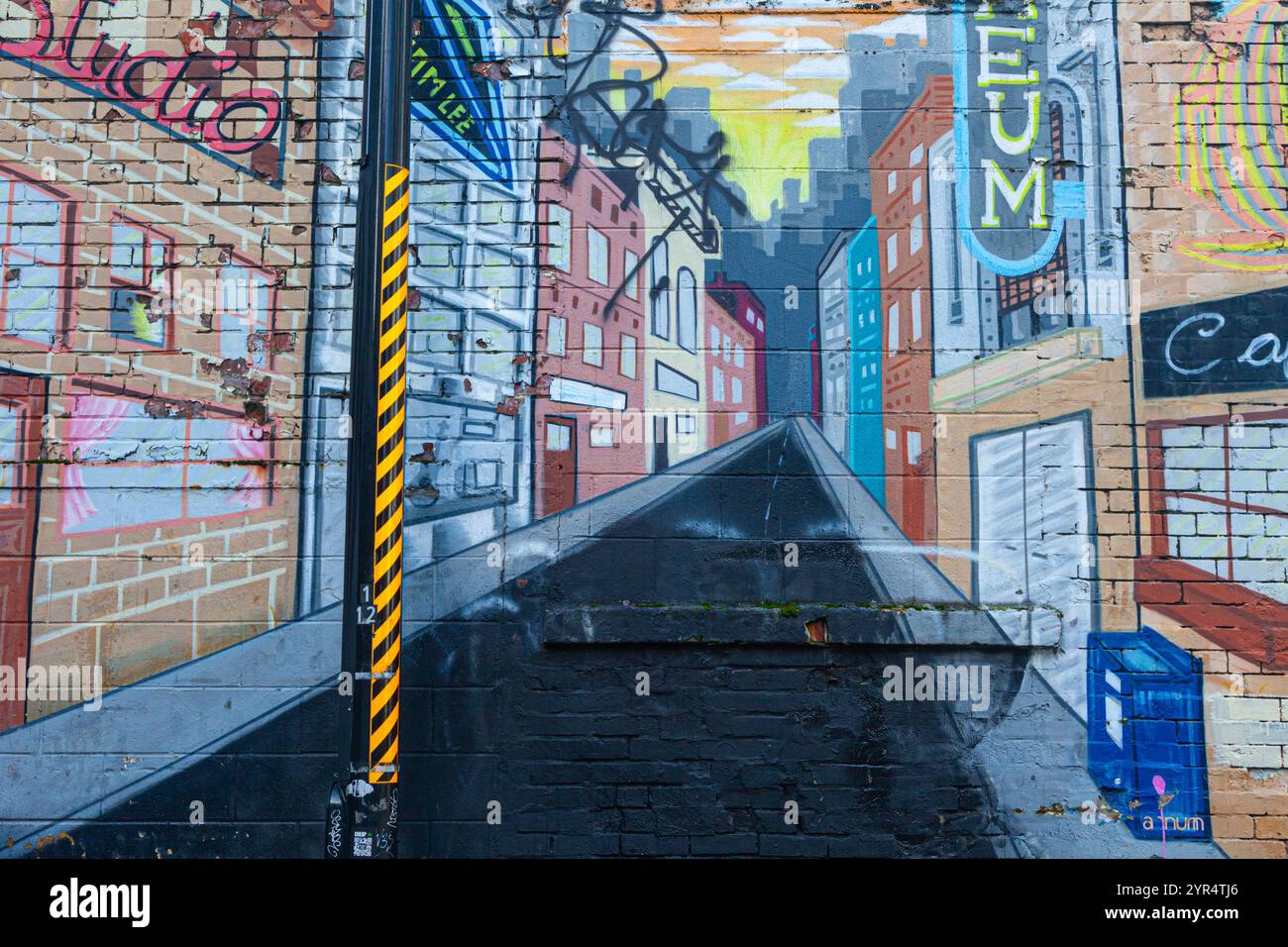 Back alley project hi-res stock photography and images - Alamy
