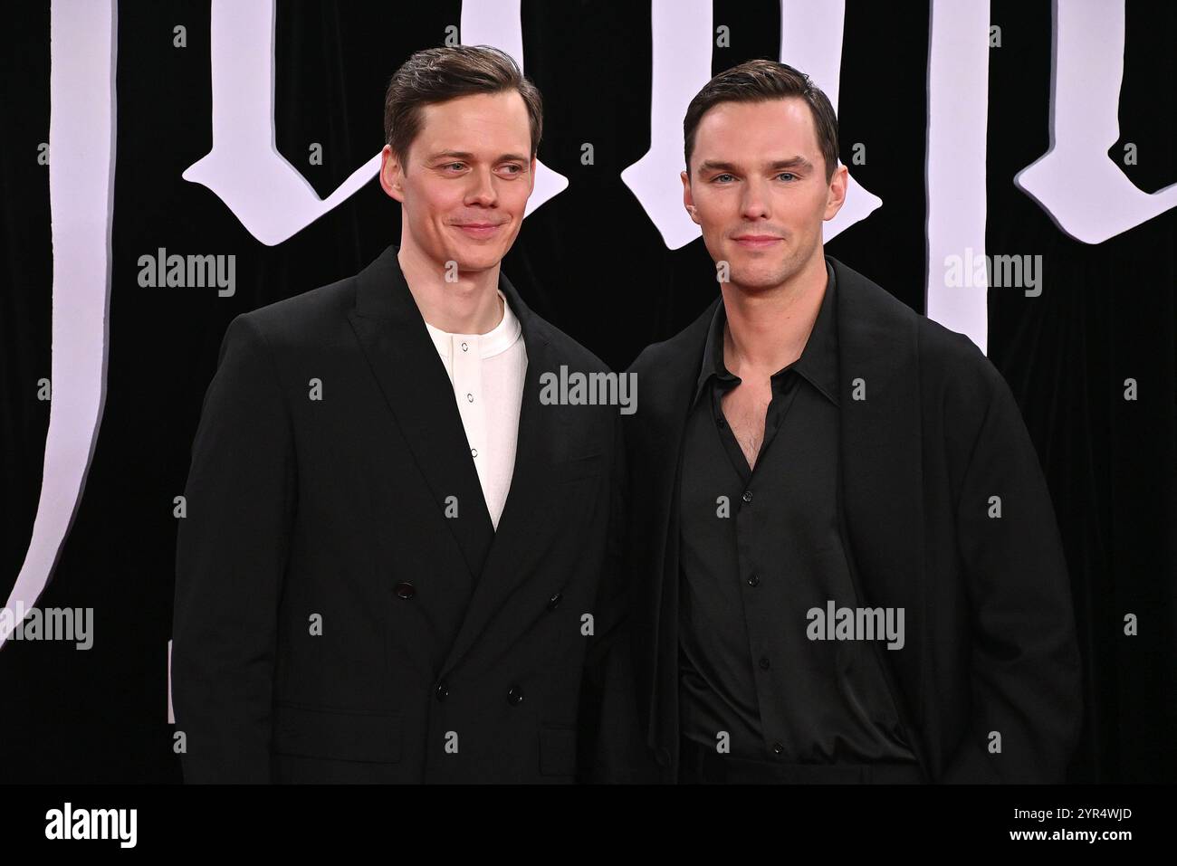 Bill Skarsgard und Nicholas Hoult bei der ‚Nosferatu - Der Untote“ Film ...