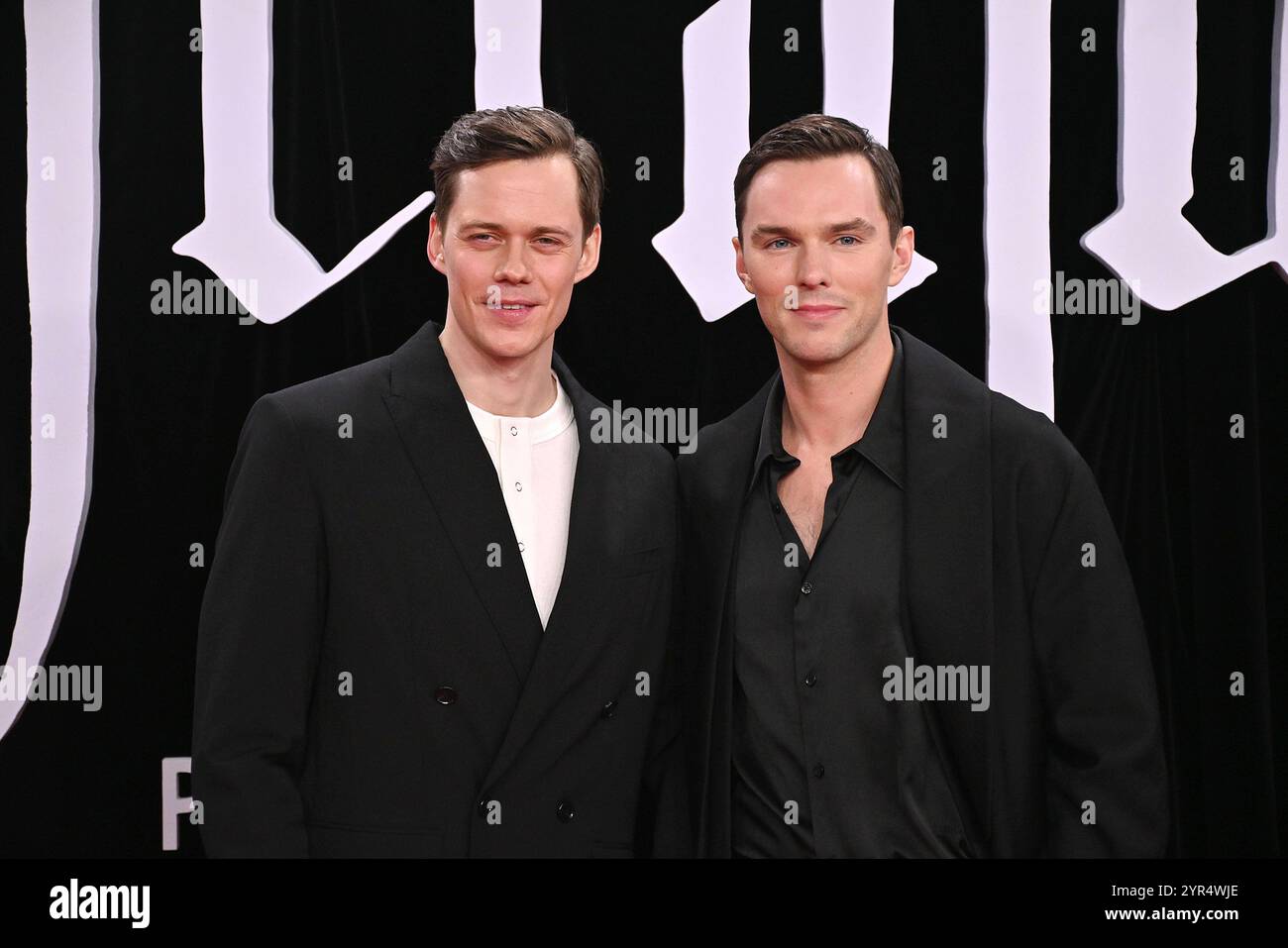 Bill Skarsgard und Nicholas Hoult bei der ‚Nosferatu - Der Untote“ Film ...