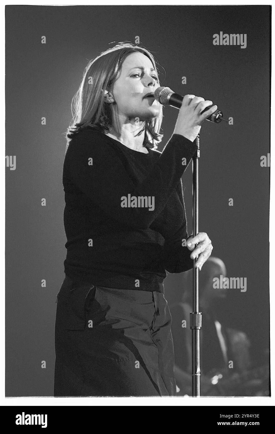 BELINDA CARLISLE, CONCERT, 1999: 80s pop legend Belinda Carlisle ...