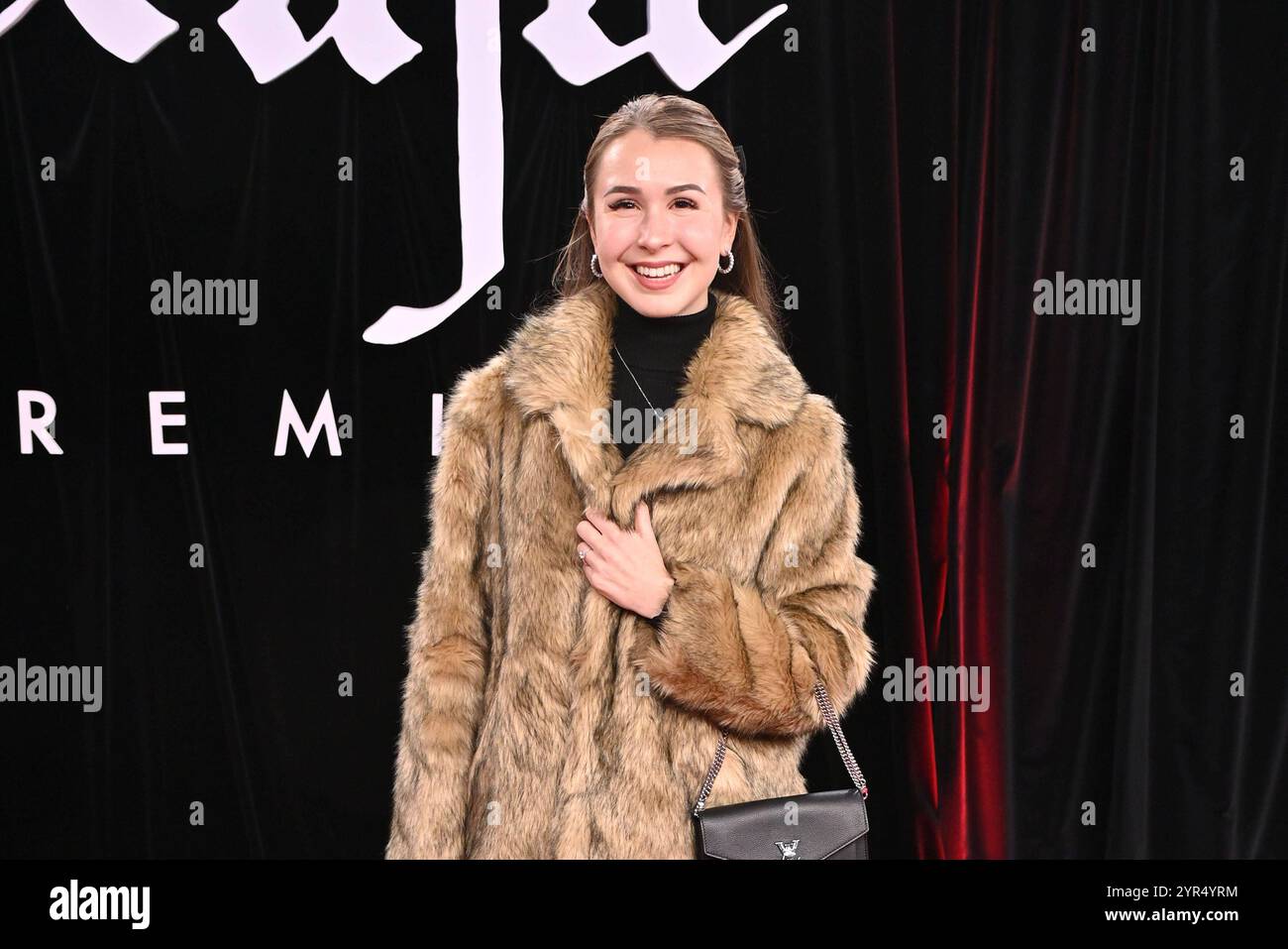 Kassandra Kaven bei der öNosferatu - Der Untote Film Premiere am 2.12. ...