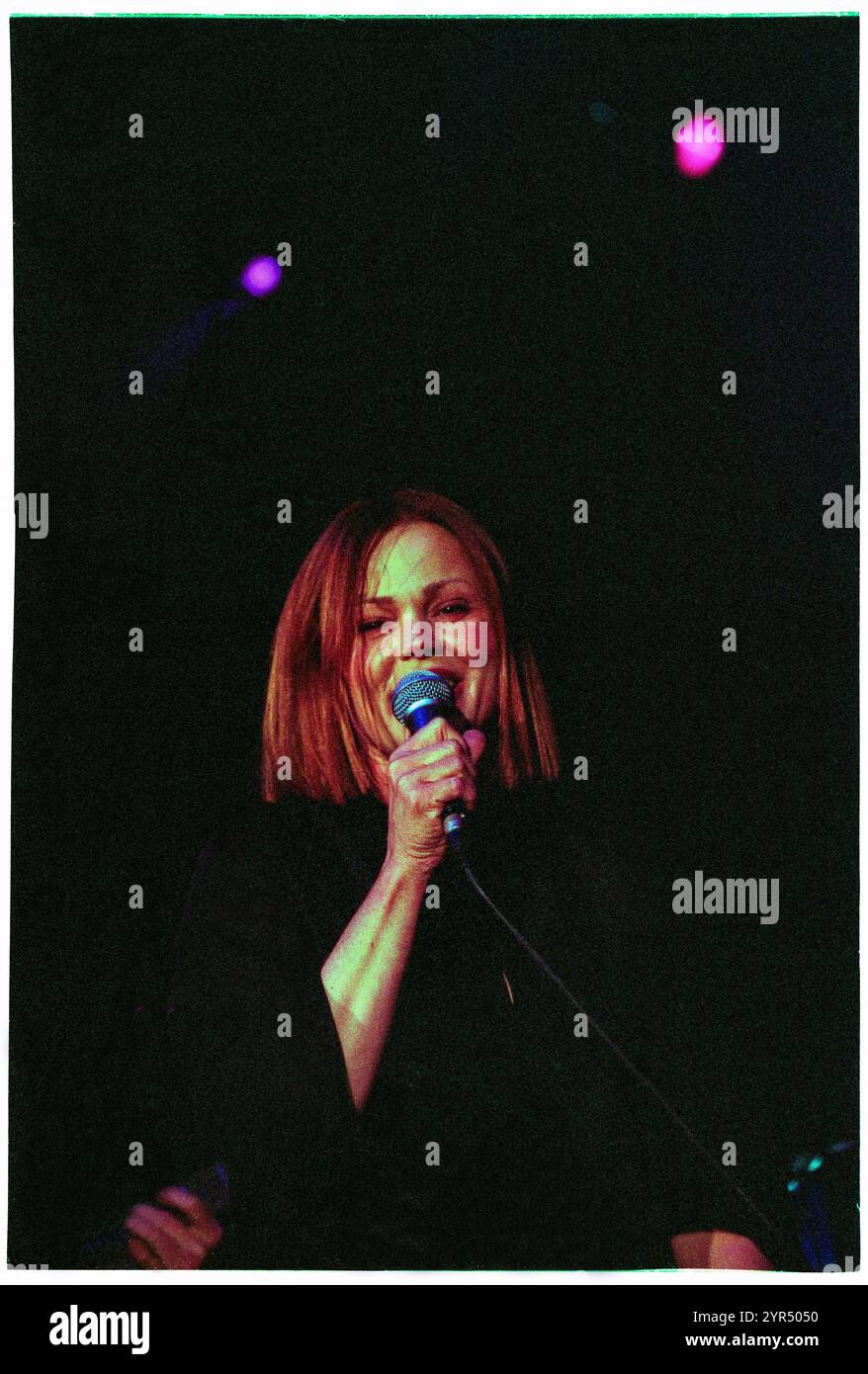 BELINDA CARLISLE, CONCERT, 2002: 80s pop legend Belinda Carlisle ...