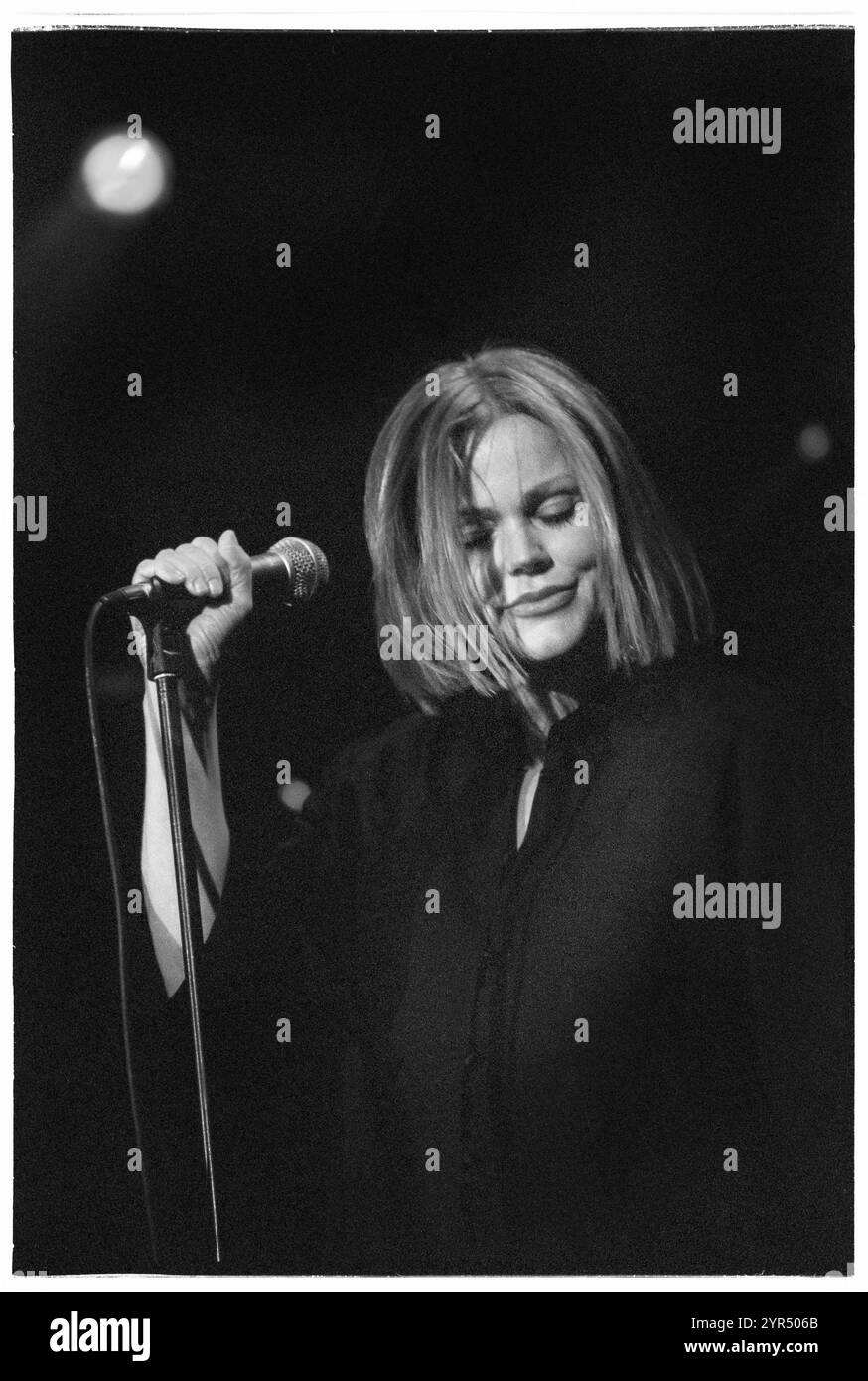 BELINDA CARLISLE, CONCERT, 2002: 80s pop legend Belinda Carlisle ...