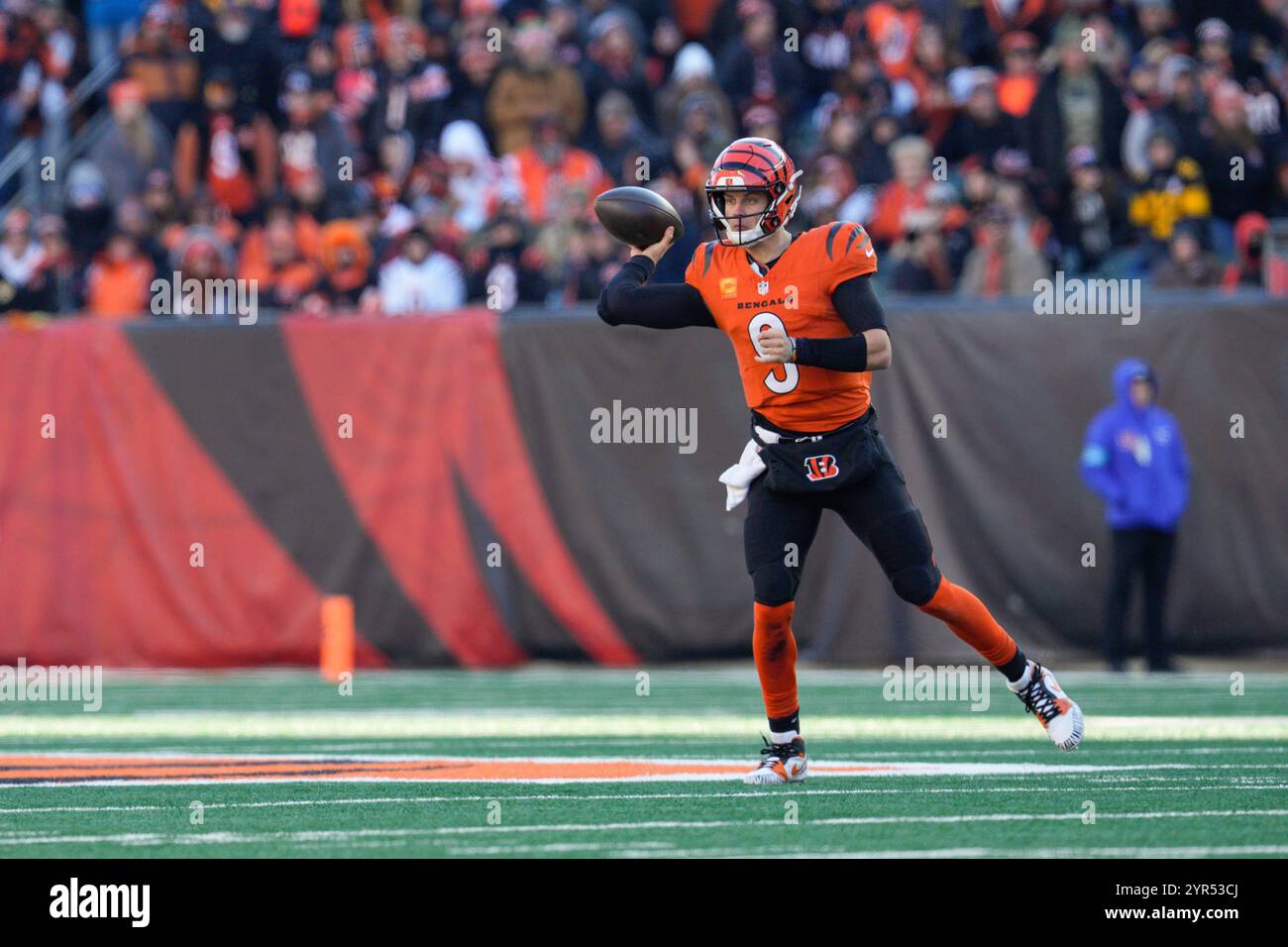 Cincinnati Bengals quarterback Joe Burrow throws during an NFL football ...