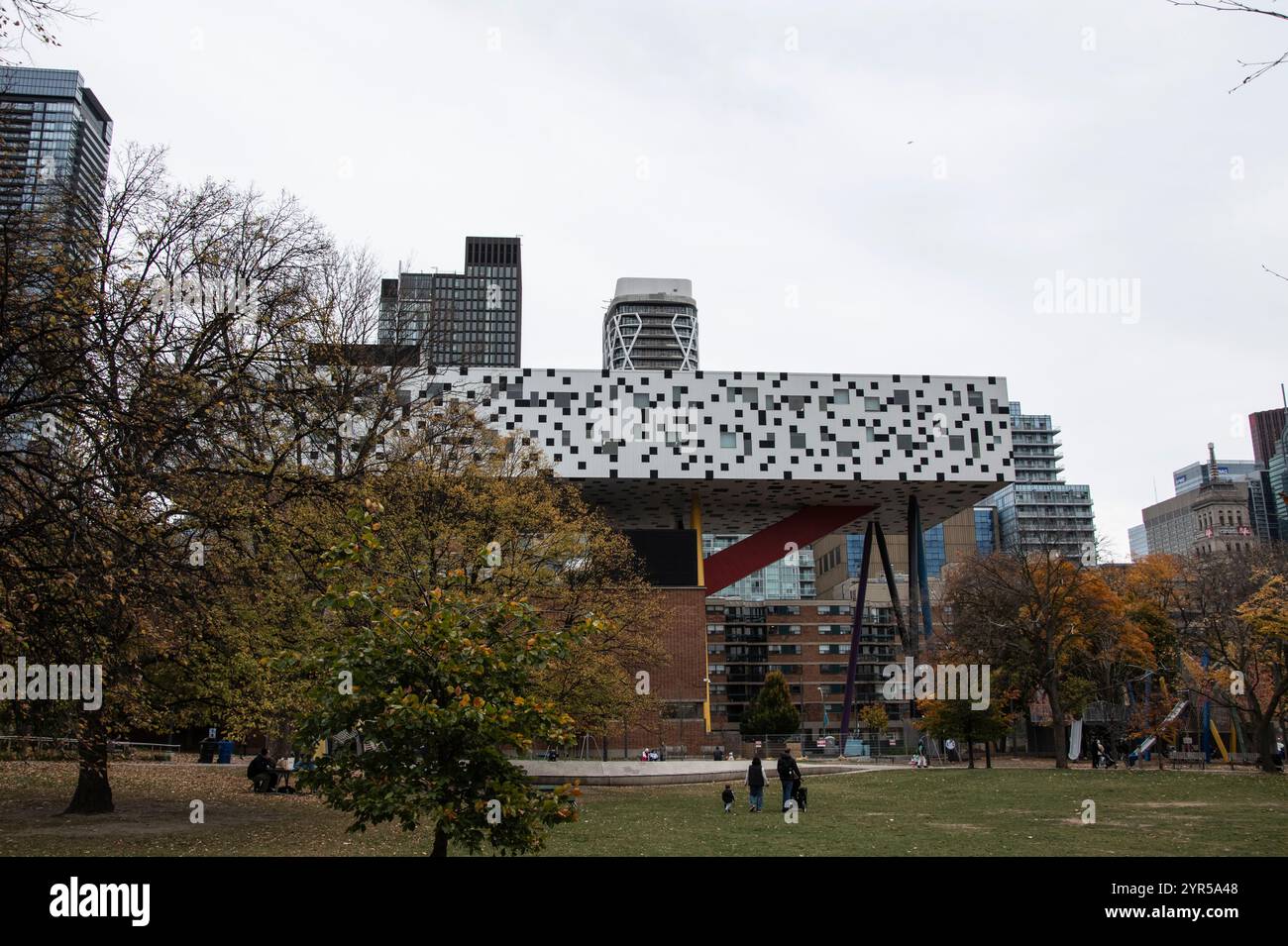 Ontario College of Art & Design on McCaul Street in downtown Toronto ...