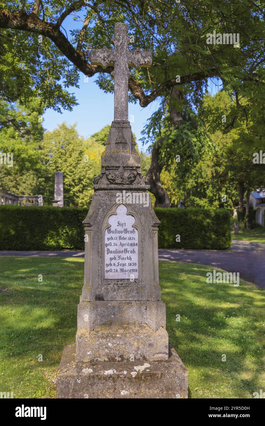 Unter den Linden cemetery, burial site, old gravestone, memorial stone ...