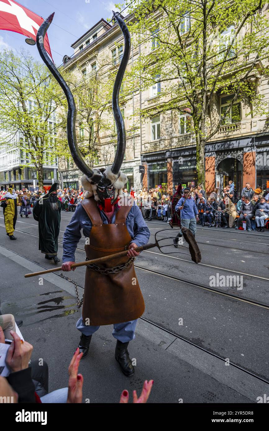 Participants dressed up as jesters from the guest canton of Schwyz ...