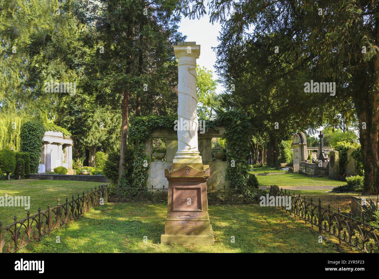 Unter den Linden cemetery, burial site, column, memorial stone for Karl ...