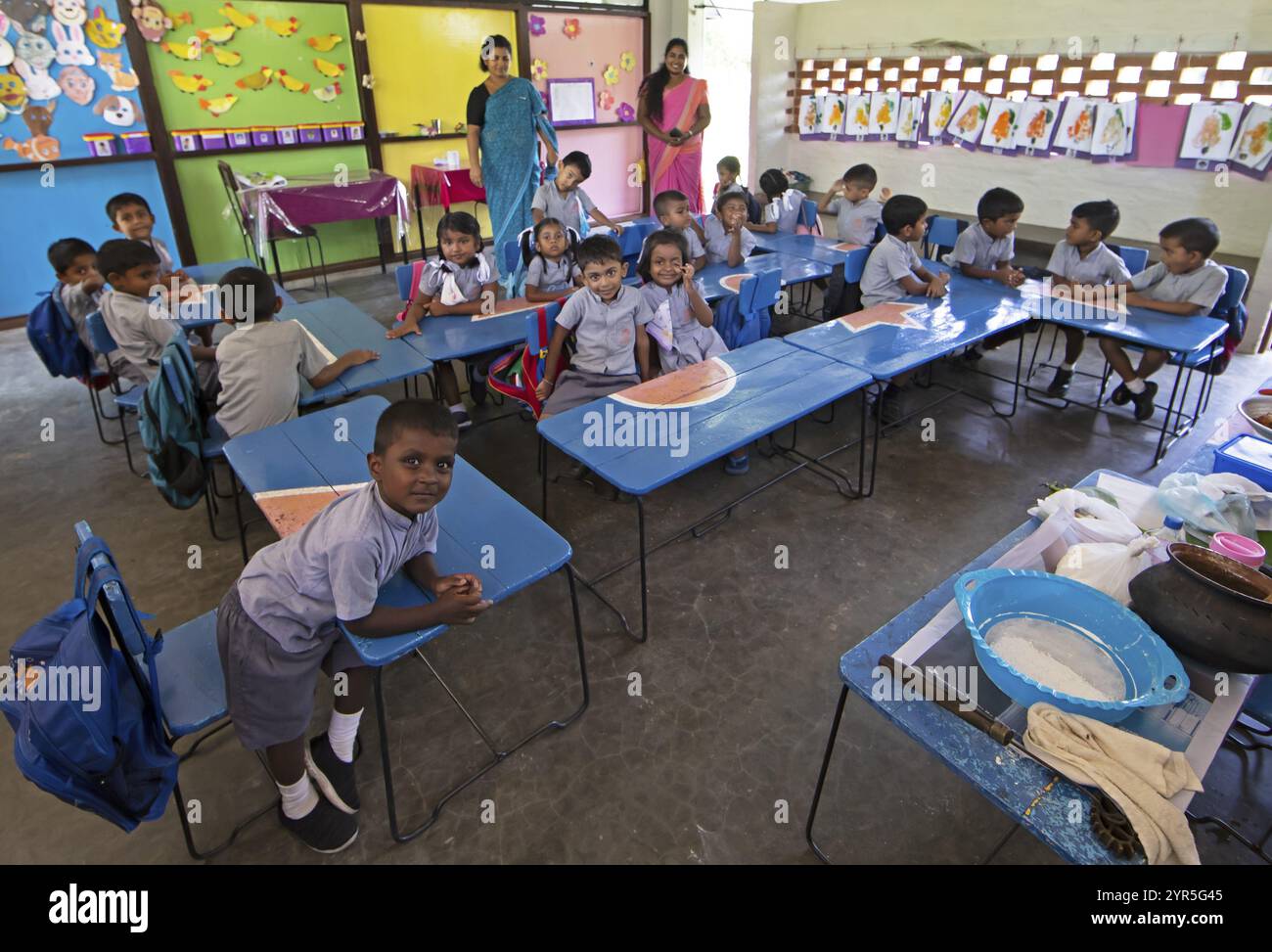 Sri lankan education system hi-res stock photography and images - Alamy