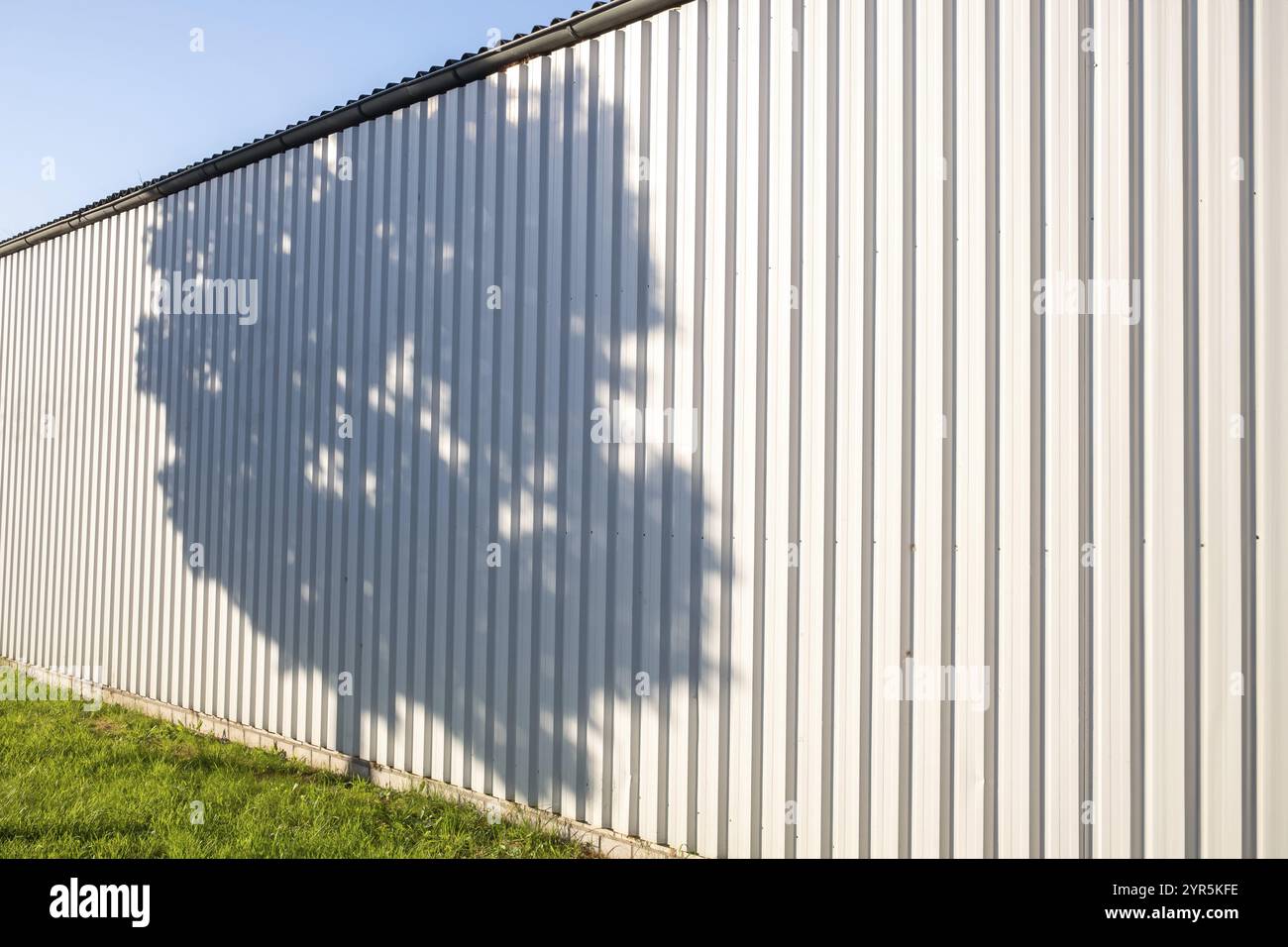 Part of a modern house facade without windows Stock Photo - Alamy