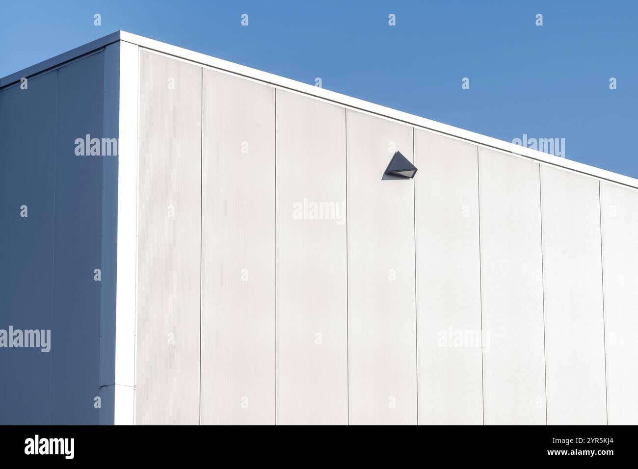 Part of a modern house facade without windows Stock Photo - Alamy