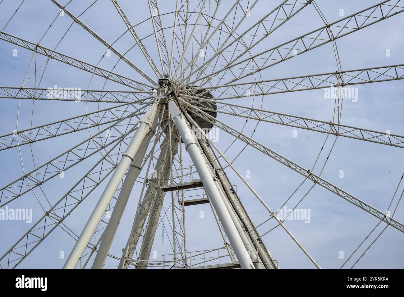 Detail view of large steel Ferris wheel Stock Photo - Alamy