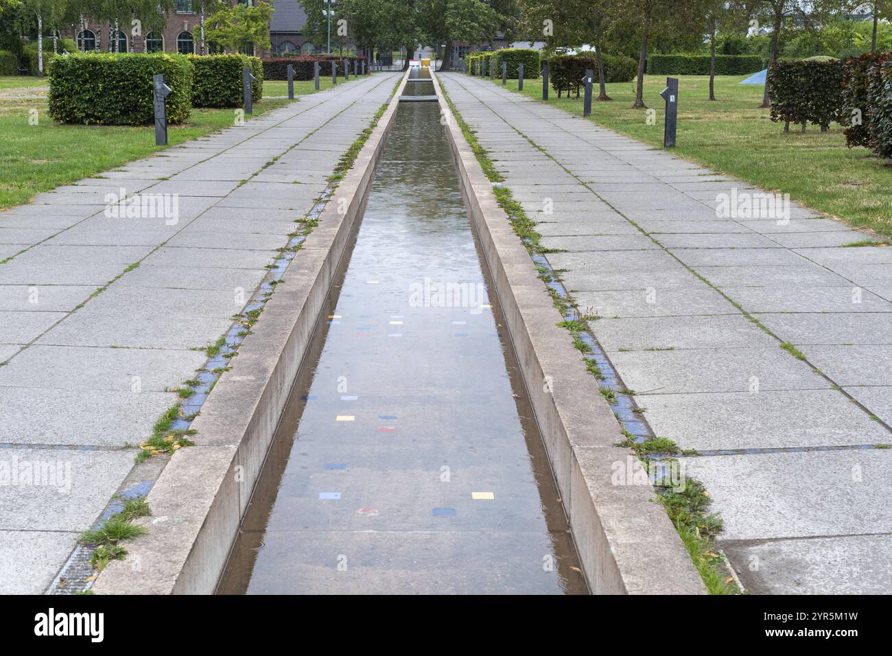 One narrow canals in hi-res stock photography and images - Alamy
