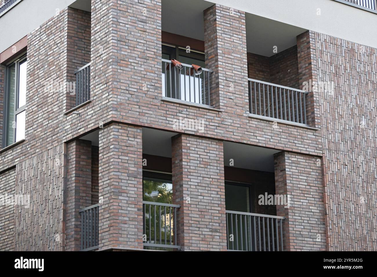 Facade of an modern large house, wall with windows Stock Photo - Alamy