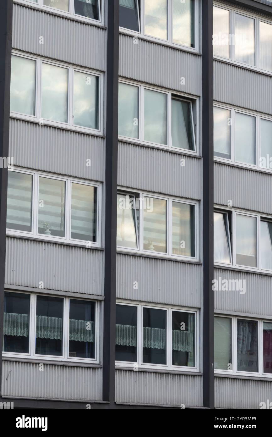 Facade of an modern large house, wall with windows Stock Photo - Alamy