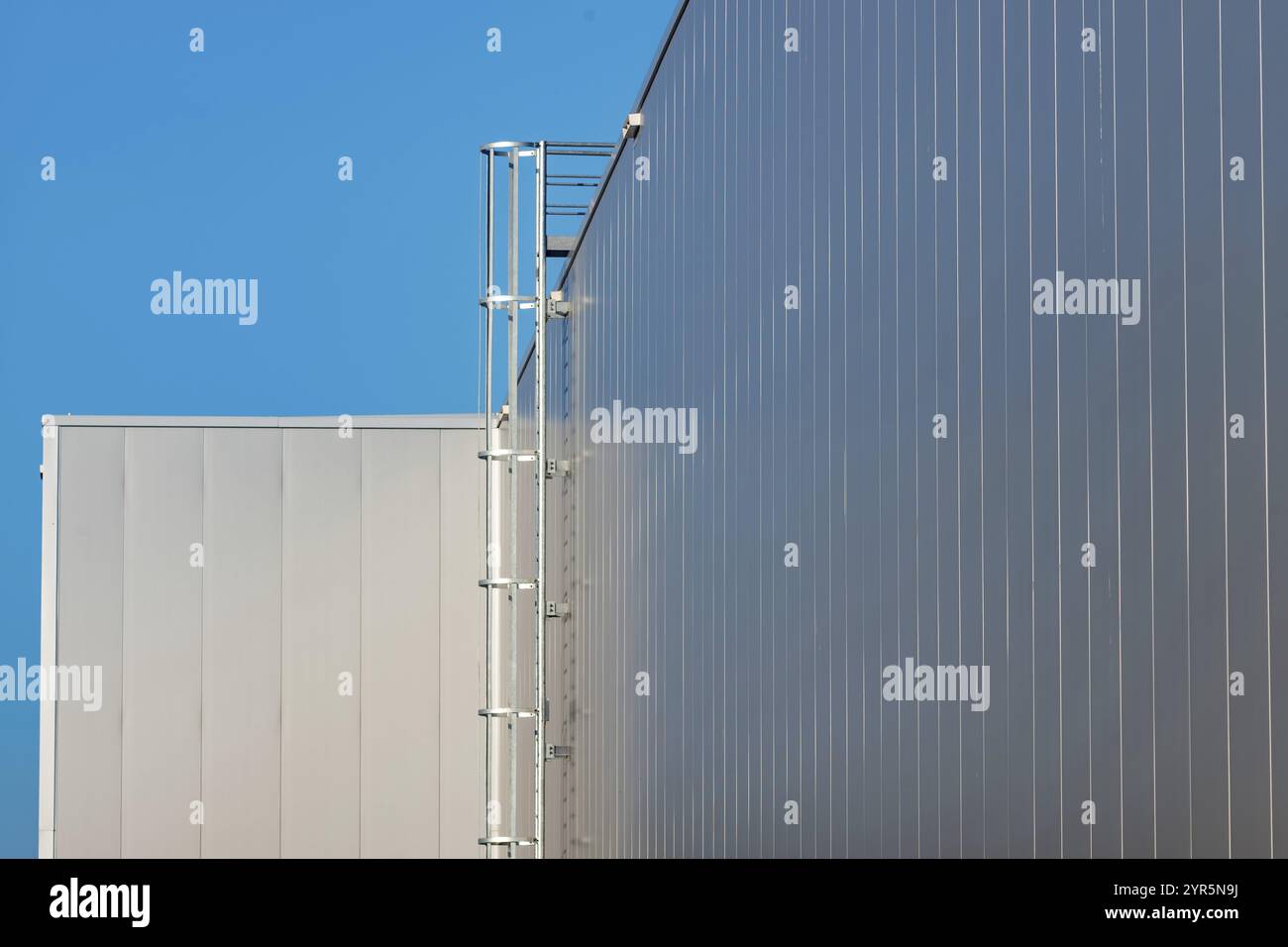 Part of a modern house facade without windows Stock Photo - Alamy