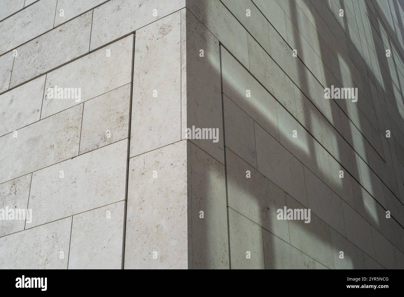 Modern concrete buildings hi-res stock photography and images - Alamy